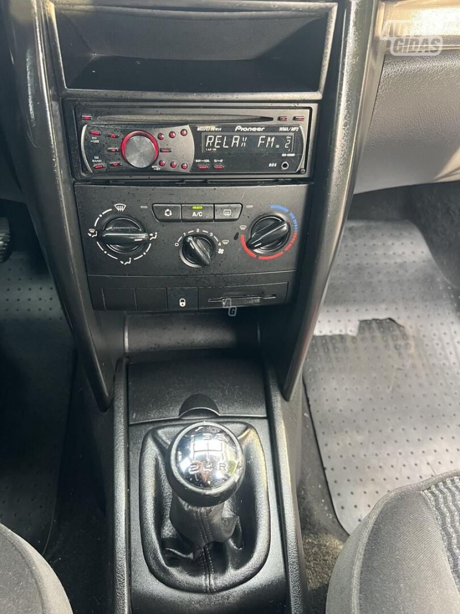 Grey Peugeot 207 2008 in Siauliai, with an engine capacity of 1.40 L and mileage of 0 thousand km for 1499 €, photo 18 on AUTOMOTO.COM.LV