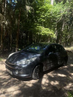 Grey Peugeot 207 2008 in Kelme, with an engine capacity of 1.40 L and mileage of 142 thousand km for 1200 €, photo 3 on AUTOMOTO.COM.LV