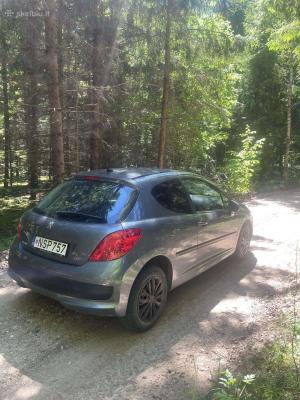 Grey Peugeot 207 2008 in Kelme, with an engine capacity of 1.40 L and mileage of 142 thousand km for 1200 €, photo 5 on AUTOMOTO.COM.LV