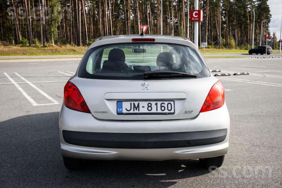 Pelēks Peugeot 207 2008 Rīga, ar dzinēja tilpumu 1.40 L un nobraukumu 189 tūkst. km par 650 €, foto 4 vietnē AUTOMOTO.COM.LV