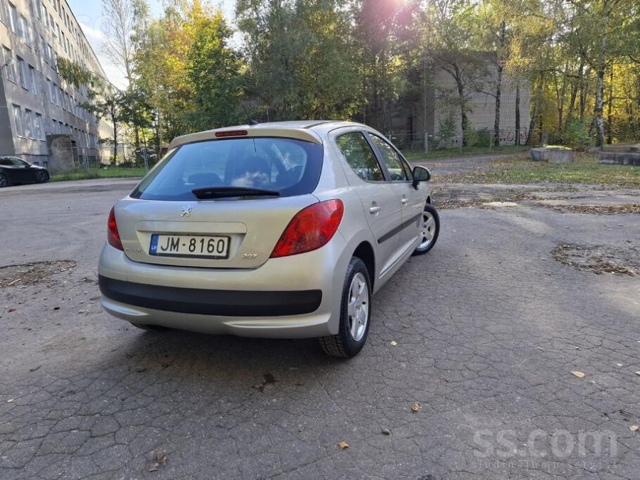 Pelēks Peugeot 207 2008 Rīga, ar dzinēja tilpumu 1.40 L un nobraukumu 189 tūkst. km par 2200 €, foto 5 vietnē AUTOMOTO.COM.LV