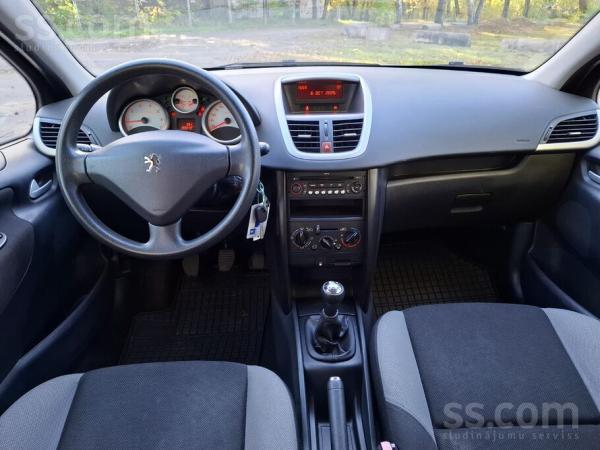 Peugeot 207 2008 in Riga on AUTOMOTO.COM.LV Grey Peugeot 207 2008 in Riga, with an engine capacity of 1.40 L and mileage of 189 thousand km for 2200 €, photo 8 on AUTOMOTO.COM.LV