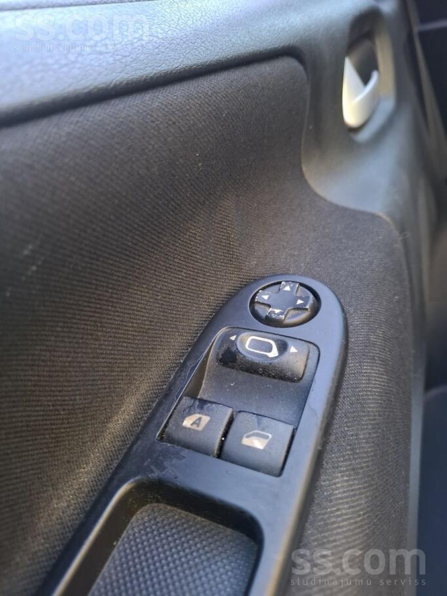 Pelēks Peugeot 207 2008 Rīga, ar dzinēja tilpumu 1.40 L un nobraukumu 189 tūkst. km par 2200 €, foto 12 vietnē AUTOMOTO.COM.LV