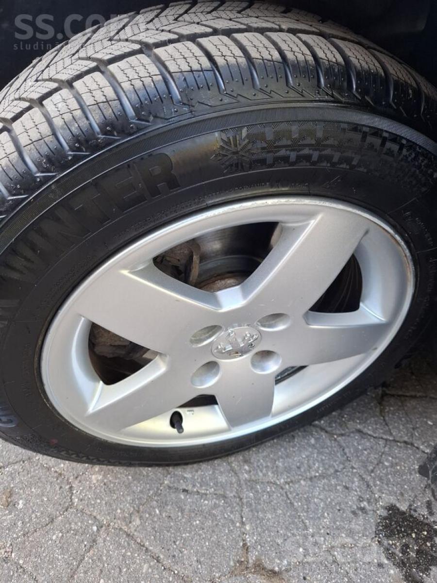 Pelēks Peugeot 207 2008 Rīga, ar dzinēja tilpumu 1.40 L un nobraukumu 189 tūkst. km par 2200 €, foto 16 vietnē AUTOMOTO.COM.LV