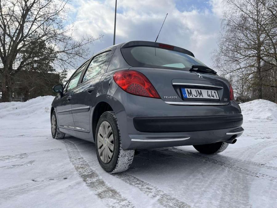 Pelēks Peugeot 207 2009 Trakai, ar dzinēja tilpumu 1.40 L un nobraukumu 211 tūkst. km par 1890 €, foto 10 vietnē AUTOMOTO.COM.LV