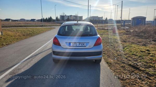 Grey Peugeot 207 2009 in Tallinn, with an engine capacity of 1.40 L and mileage of 200 thousand km for 700 €, photo 6 on AUTOMOTO.COM.LV