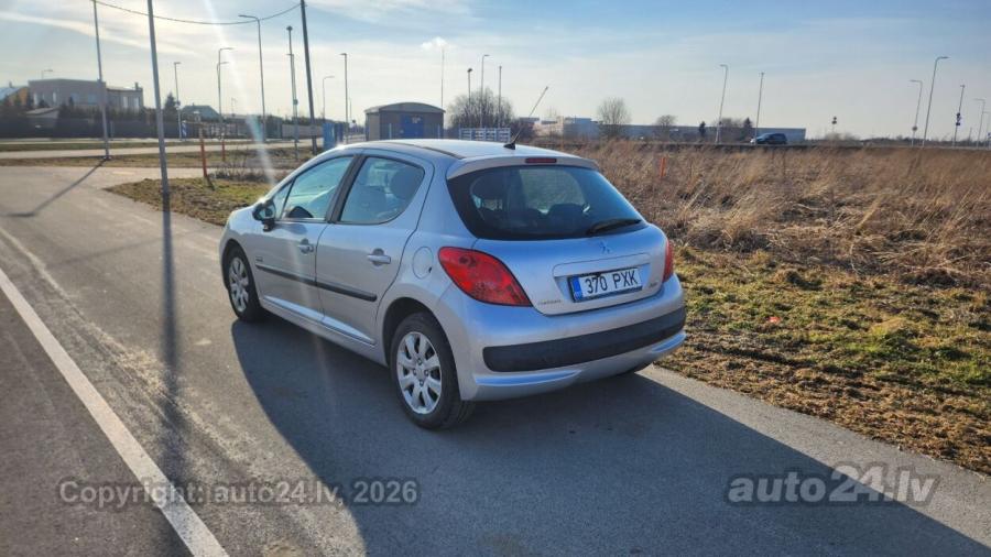 Pelēks Peugeot 207 2009 Tallina, ar dzinēja tilpumu 1.40 L un nobraukumu 200 tūkst. km par 700 €, foto 7 vietnē AUTOMOTO.COM.LV