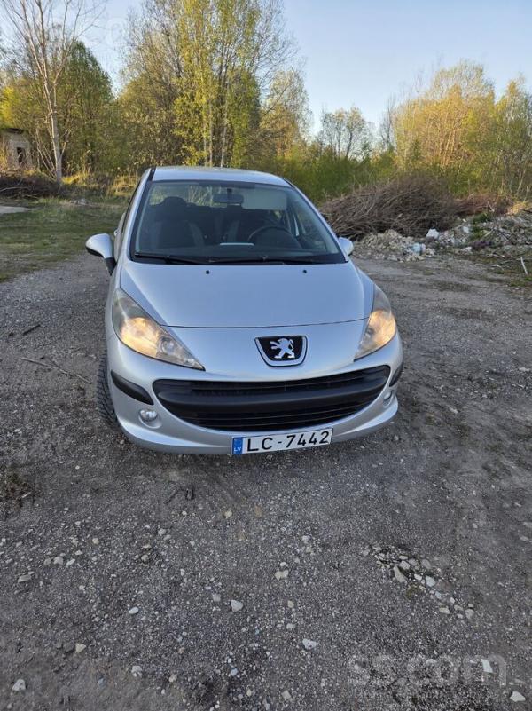 Grey Peugeot 207 2009 in Ludza, with an engine capacity of 1.40 L and mileage of 213 thousand km for 1750 €, photo 1 on AUTOMOTO.COM.LV