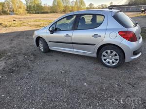 Серый Пежо 207 2009 в Лудза, объемом двигателя 1.40 л и пробегом 213 тыс. км за 1750 €, фото 4 на AUTOMOTO.COM.LV