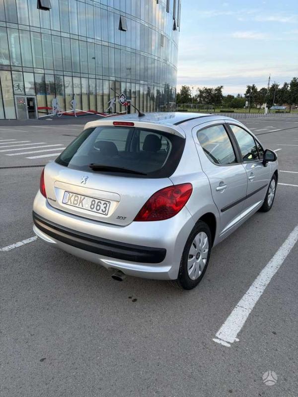 Grey Peugeot 207 2009 in Siauliai, with an engine capacity of 1.60 L and mileage of 183 thousand km for 2200 €, photo 4 on AUTOMOTO.COM.LV