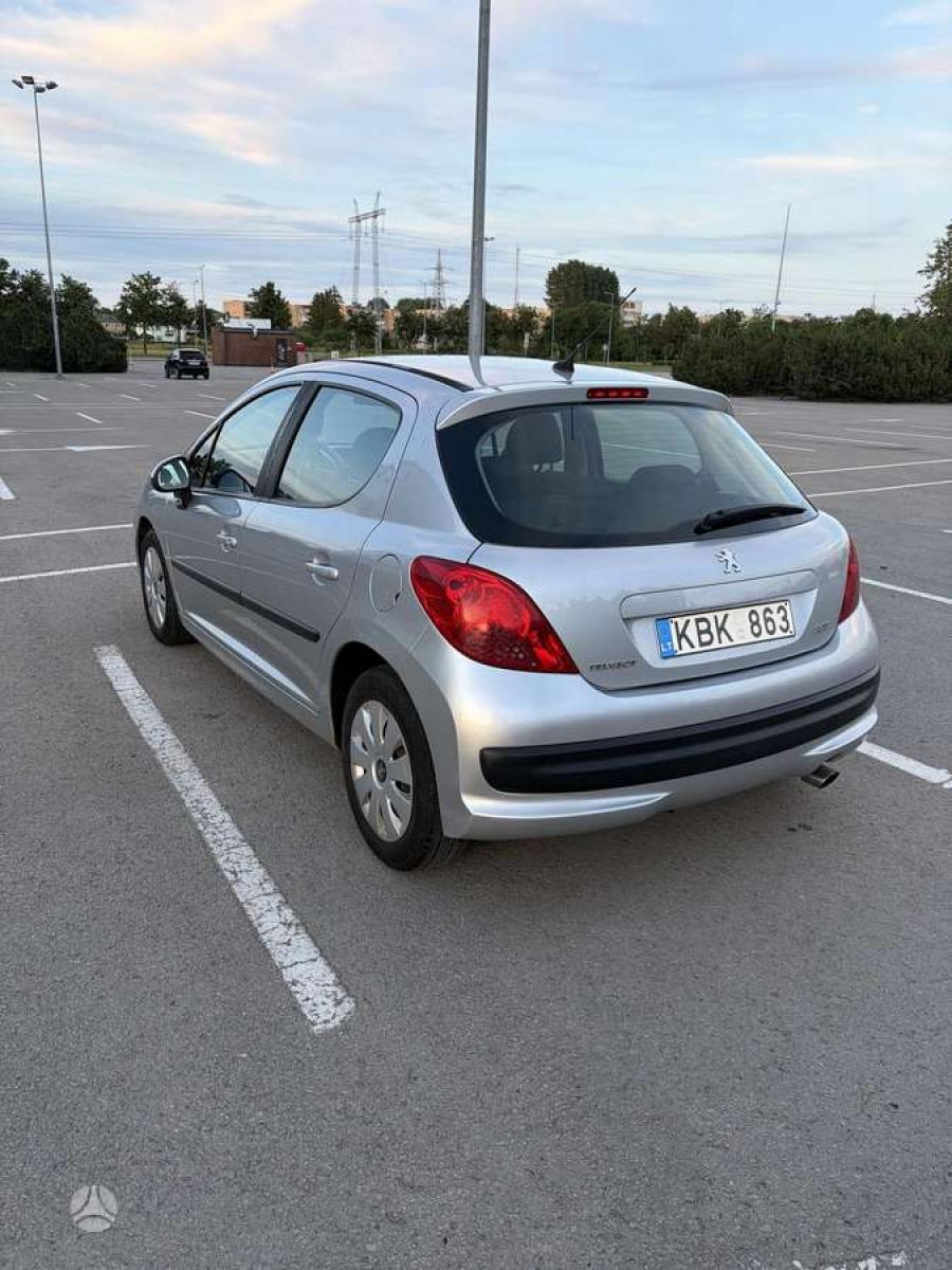 Pelēks Peugeot 207 2009 Šauļi, ar dzinēja tilpumu 1.60 L un nobraukumu 183 tūkst. km par 2200 €, foto 6 vietnē AUTOMOTO.COM.LV