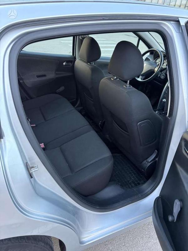 Grey Peugeot 207 2009 in Siauliai, with an engine capacity of 1.60 L and mileage of 183 thousand km for 2200 €, photo 9 on AUTOMOTO.COM.LV