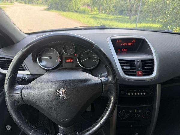 Grey Peugeot 207 2009 in Ukmerge, with an engine capacity of 1.56 L and mileage of 282 thousand km for 1400 €, photo 7 on AUTOMOTO.COM.LV