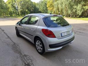 Pelēks Peugeot 207 2009 Rīga, ar dzinēja tilpumu 1.60 L un nobraukumu 160 tūkst. km par 1990 €, foto 5 vietnē AUTOMOTO.COM.LV
