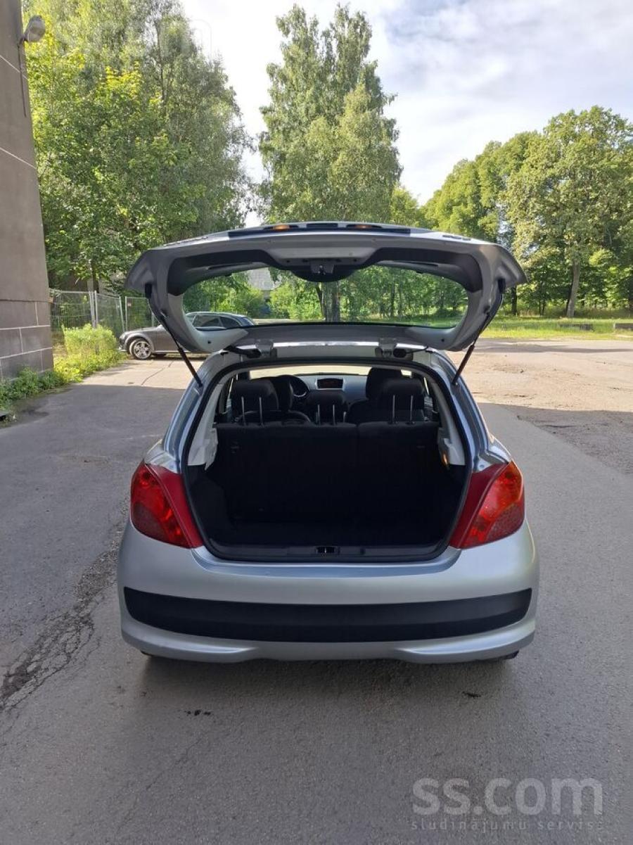 Pelēks Peugeot 207 2009 Rīga, ar dzinēja tilpumu 1.60 L un nobraukumu 160 tūkst. km par 1990 €, foto 6 vietnē AUTOMOTO.COM.LV