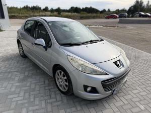 Grey Peugeot 207 2009 in Ukmerge, with an engine capacity of 1.60 L and mileage of 162 thousand km for 2499 €, photo 9 on AUTOMOTO.COM.LV