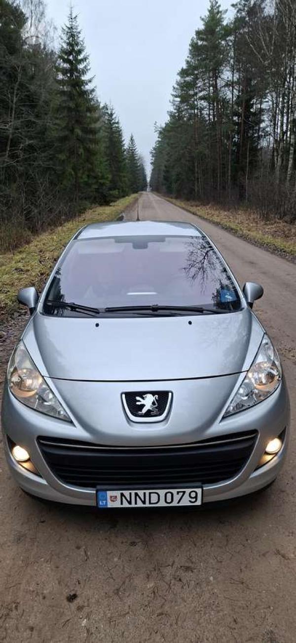 Grey Peugeot 207 2010 in Panevezys, with an engine capacity of 1.40 L and mileage of 175 thousand km for 1999 €, photo 2 on AUTOMOTO.COM.LV