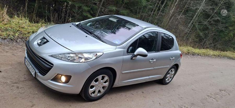 Grey Peugeot 207 2010 in Panevezys, with an engine capacity of 1.40 L and mileage of 175 thousand km for 1999 €, photo 4 on AUTOMOTO.COM.LV
