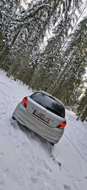Grey Peugeot 207 2010 in Panevezys, with an engine capacity of 1.40 L and mileage of 175 thousand km for 1999 €, photo 5 on AUTOMOTO.COM.LV