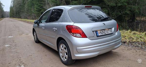 Grey Peugeot 207 2010 in Panevezys, with an engine capacity of 1.40 L and mileage of 175 thousand km for 1999 €, photo 7 on AUTOMOTO.COM.LV