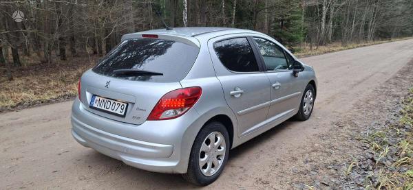 Grey Peugeot 207 2010 in Panevezys, with an engine capacity of 1.40 L and mileage of 175 thousand km for 1999 €, photo 8 on AUTOMOTO.COM.LV
