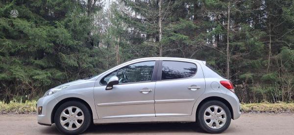 Grey Peugeot 207 2010 in Panevezys, with an engine capacity of 1.40 L and mileage of 175 thousand km for 1999 €, photo 9 on AUTOMOTO.COM.LV