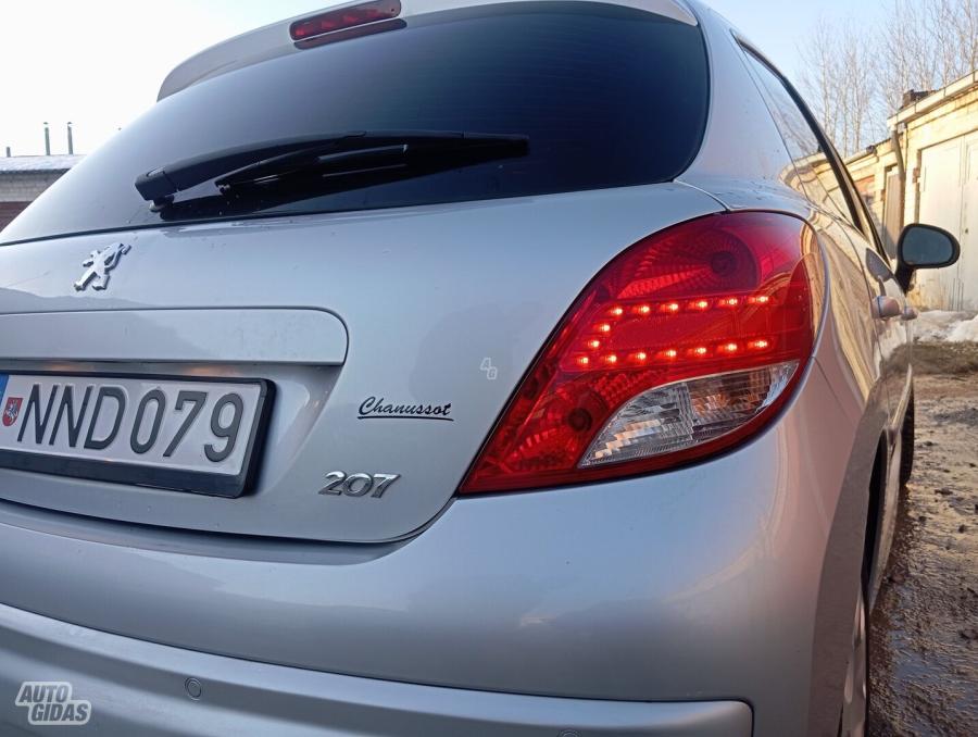 Pelēks Peugeot 207 2010 Panevēža, ar dzinēja tilpumu 1.40 L un nobraukumu 175 tūkst. km par 2200 €, foto 4 vietnē AUTOMOTO.COM.LV