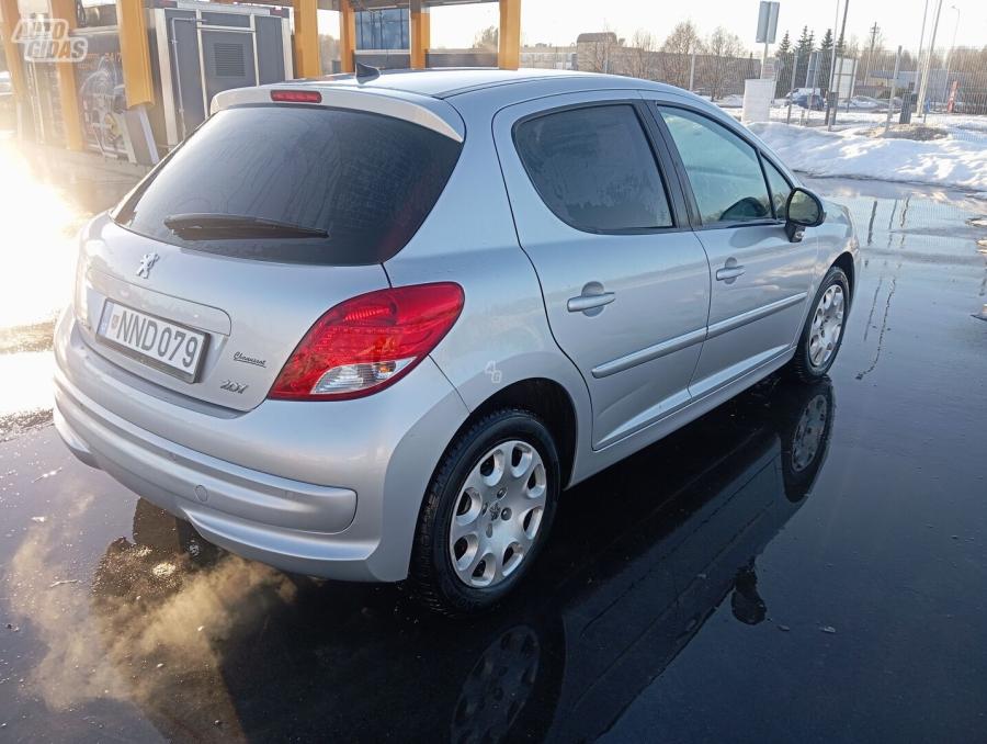 Pelēks Peugeot 207 2010 Panevēža, ar dzinēja tilpumu 1.40 L un nobraukumu 175 tūkst. km par 2200 €, foto 5 vietnē AUTOMOTO.COM.LV