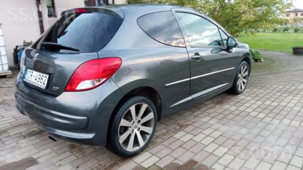 Grey Peugeot 207 2010 in Riga, with an engine capacity of 1.60 L and mileage of 220 thousand km for 2550 €, photo 3 on AUTOMOTO.COM.LV