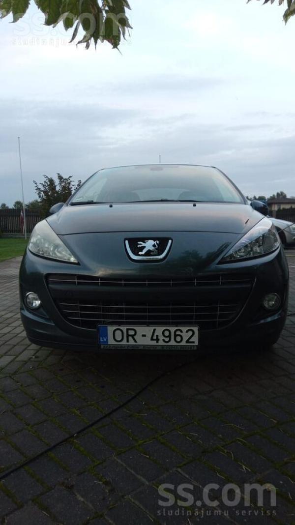 Grey Peugeot 207 2010 in Riga, with an engine capacity of 1.60 L and mileage of 220 thousand km for 2550 €, photo 6 on AUTOMOTO.COM.LV