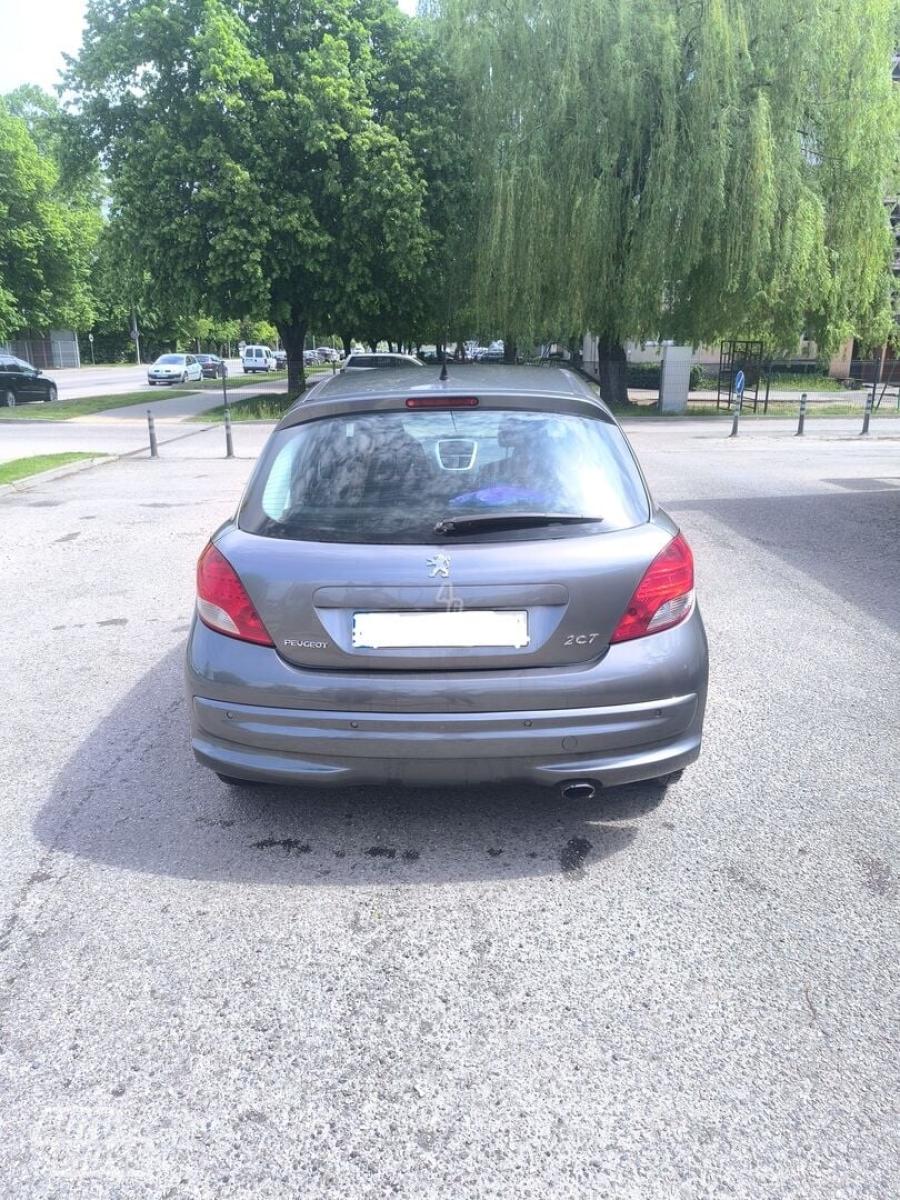 Grey Peugeot 207 2011 in Marijampole, with an engine capacity of 1.60 L and mileage of 152 thousand km for 1500 €, photo 5 on AUTOMOTO.COM.LV