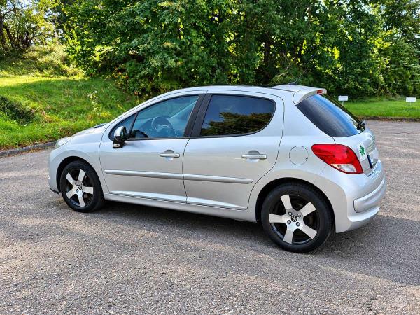 Pelēks Peugeot 207 2011 Viļņa, ar dzinēja tilpumu 1.60 L un nobraukumu 216 tūkst. km par 3250 €, foto 4 vietnē AUTOMOTO.COM.LV