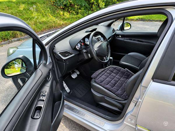 Pelēks Peugeot 207 2011 Viļņa, ar dzinēja tilpumu 1.60 L un nobraukumu 216 tūkst. km par 3250 €, foto 8 vietnē AUTOMOTO.COM.LV