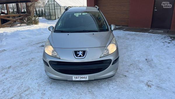 Pelēks Peugeot 207 2008 Šauļi, ar dzinēja tilpumu 1.40 L un nobraukumu 230 tūkst. km par 1650 €, foto 4 vietnē AUTOMOTO.COM.LV