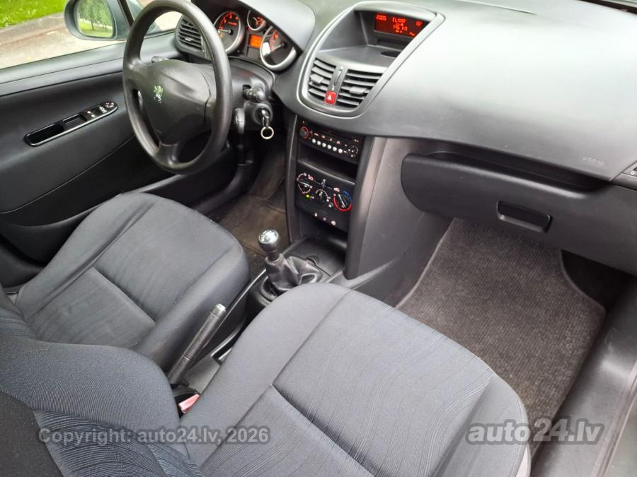 Pelēks Peugeot 207 2008 Tartu, ar dzinēja tilpumu 1.40 L un nobraukumu 210 tūkst. km par 2490 €, foto 10 vietnē AUTOMOTO.COM.LV
