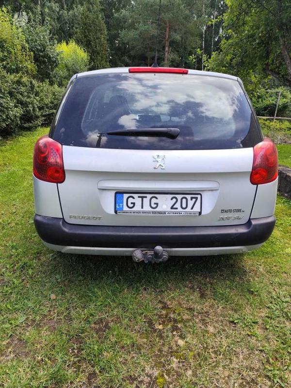 Peugeot 207 2009 in Panevezys on AUTOMOTO.COM.LV Grey Peugeot 207 2009 in Panevezys, with an engine capacity of 1.56 L and mileage of 138 thousand km for 2400 €, photo 3 on AUTOMOTO.COM.LV