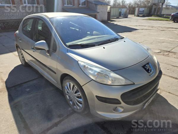 Peugeot 207 2006 in Talsi, with an engine capacity of 1.60 L and mileage of 244 thousand km for 1300 €, photo 3 on AUTOMOTO.COM.LV