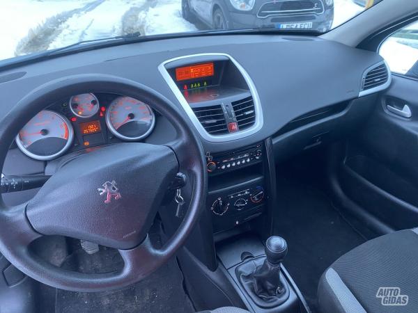 Peugeot 207 2007 in Klaipeda, with an engine capacity of 1.60 L and mileage of 258 thousand km for 950 €, photo 5 on AUTOMOTO.COM.LV