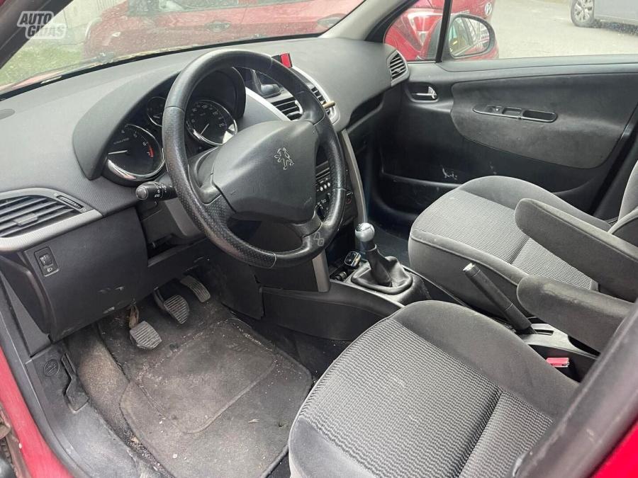 Peugeot 207 2007 in Vilnius, with an engine capacity of 1.40 L and mileage of 135 thousand km for 400 €, photo 8 on AUTOMOTO.COM.LV
