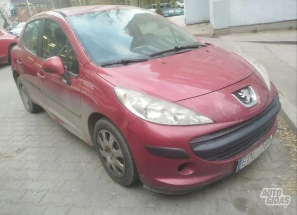 Peugeot 207 2007 Viļņa, ar dzinēja tilpumu 1.40 L un nobraukumu 135 tūkst. km par 380 €, foto 3 vietnē AUTOMOTO.COM.LV