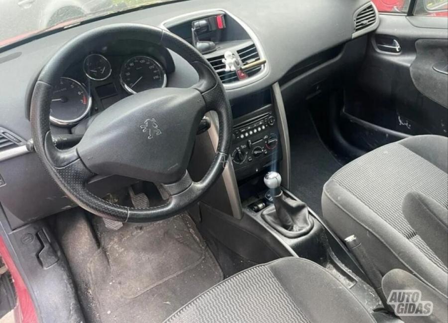 Peugeot 207 2007 in Vilnius, with an engine capacity of 1.40 L and mileage of 135 thousand km for 390 €, photo 12 on AUTOMOTO.COM.LV