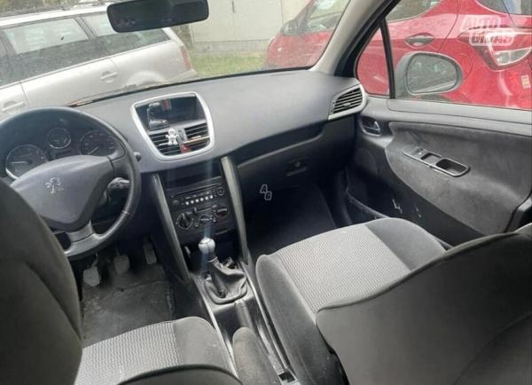 Peugeot 207 2007 in Vilnius, with an engine capacity of 1.40 L and mileage of 135 thousand km for 370 €, photo 9 on AUTOMOTO.COM.LV