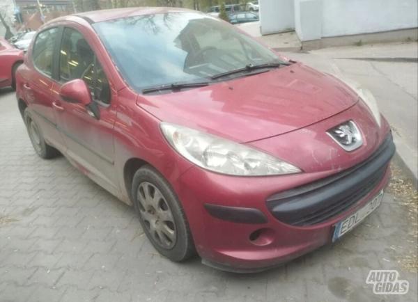 Peugeot 207 2007 Viļņa, ar dzinēja tilpumu 1.40 L un nobraukumu 135 tūkst. km par 370 €, foto 3 vietnē AUTOMOTO.COM.LV