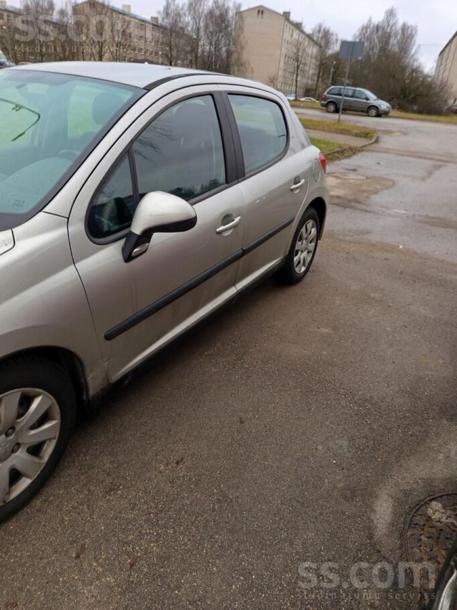 Peugeot 207 2007 in Riga, with an engine capacity of 1.40 L and mileage of 141 thousand km for 1400 €, photo 5 on AUTOMOTO.COM.LV
