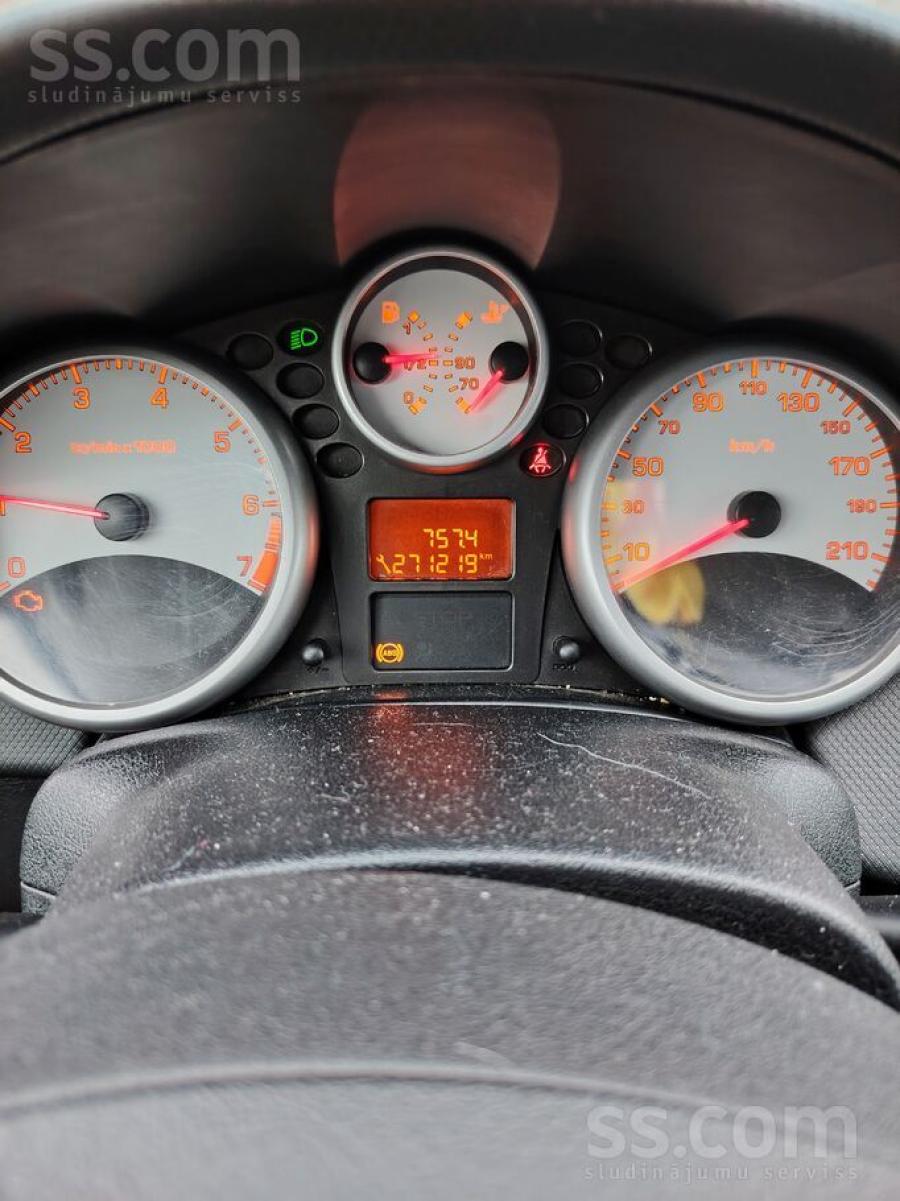 Peugeot 207 2008 Rīga, ar dzinēja tilpumu 1.40 L un nobraukumu 271 tūkst. km par 1350 €, foto 8 vietnē AUTOMOTO.COM.LV