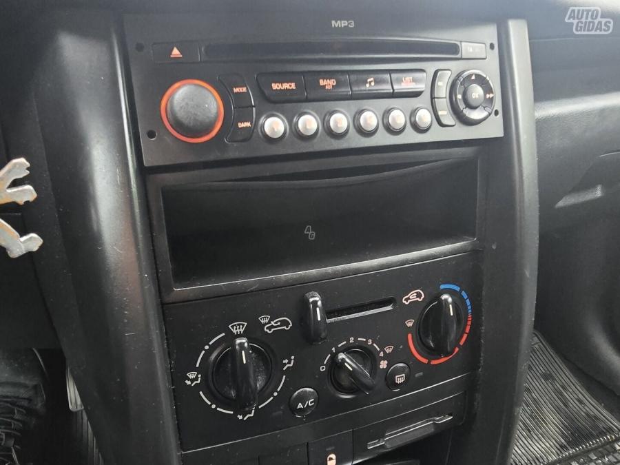 Peugeot 207 2008 in Siauliai, with an engine capacity of 1.40 L and mileage of 206 thousand km for 850 €, photo 12 on AUTOMOTO.COM.LV