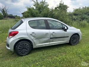 Peugeot 207 2009 Viļņa, ar dzinēja tilpumu 1.60 L un nobraukumu 300 tūkst. km par 600 €, foto 5 vietnē AUTOMOTO.COM.LV