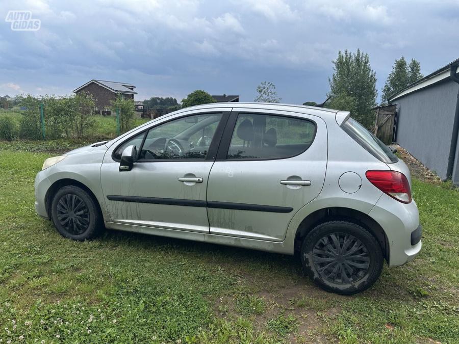 Peugeot 207 2009 Viļņa, ar dzinēja tilpumu 1.60 L un nobraukumu 300 tūkst. km par 600 €, foto 6 vietnē AUTOMOTO.COM.LV