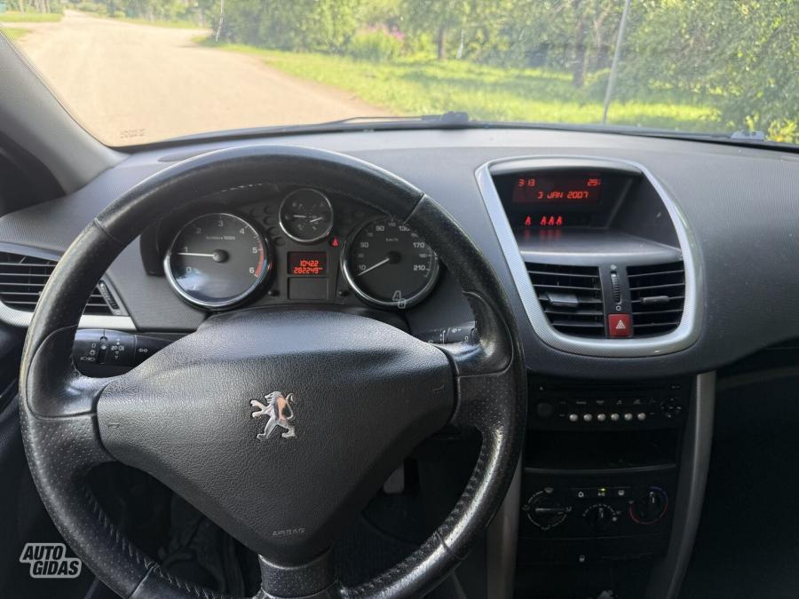 Peugeot 207 2009 in Ukmerge, with an engine capacity of 1.60 L and mileage of 282 thousand km for 1400 €, photo 8 on AUTOMOTO.COM.LV