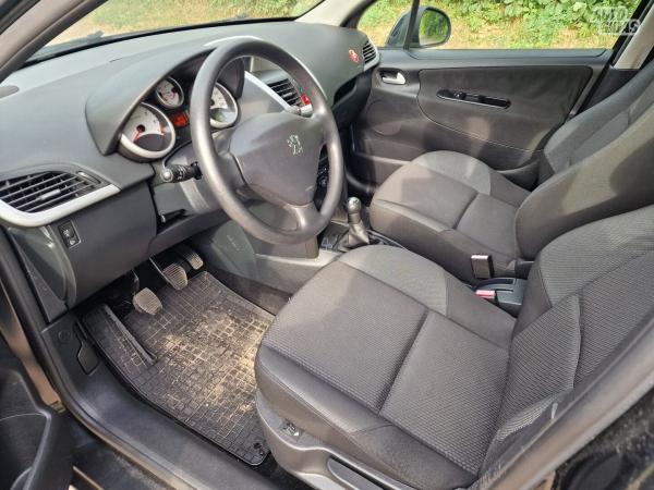Peugeot 207 2009 in Ukmerge, with an engine capacity of 1.40 L and mileage of 140 thousand km for 1250 €, photo 6 on AUTOMOTO.COM.LV
